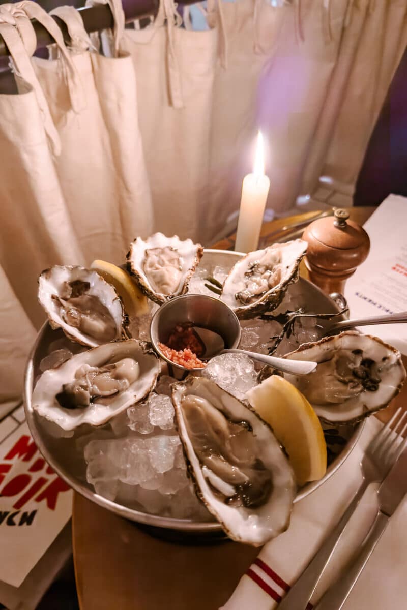 Le French Café Amsterdam: Frans restaurant in West